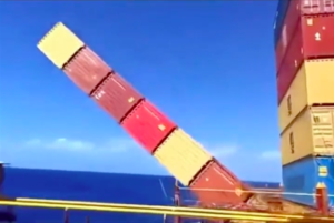 container-valt-van-schip | Schepen Volgen